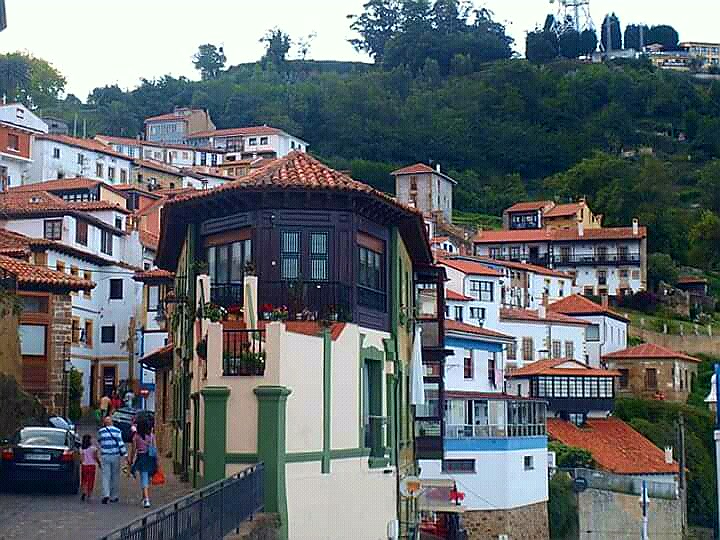Playa El Astillero/Playa de Lastres en Colunga